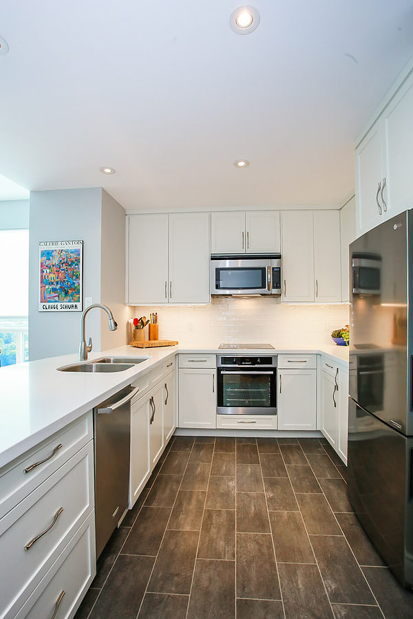 Modern Condo Kitchen - Total Living Concepts