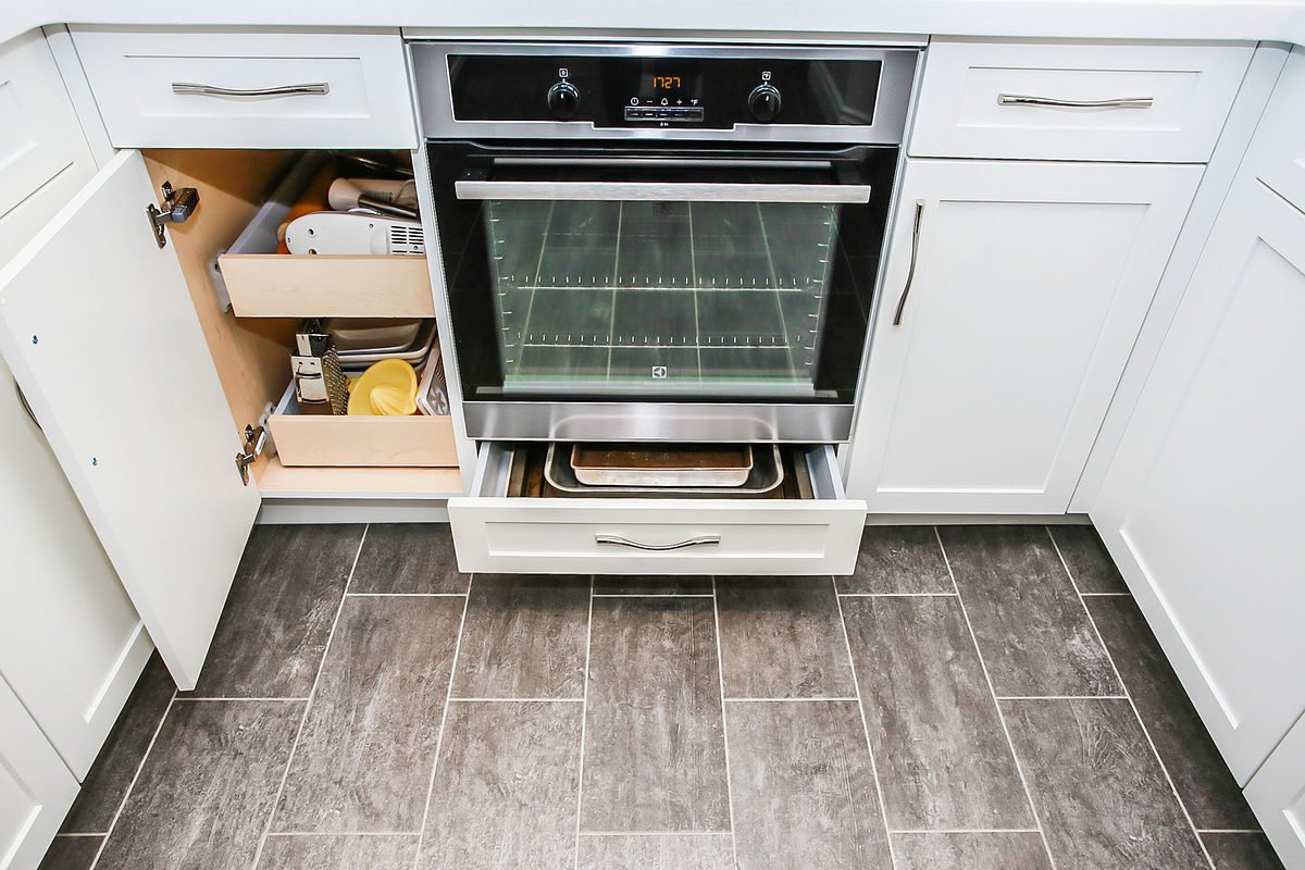 Modern Condo Kitchen - Total Living Concepts